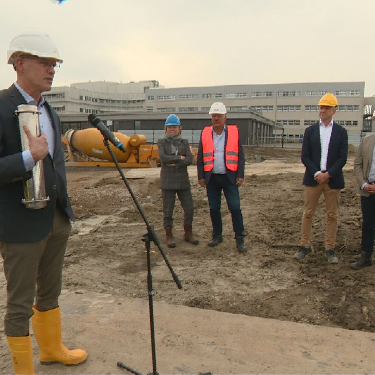 Nieuwbouw Frisius MC in Leeuwarden officieel van start: "Werken toe ...