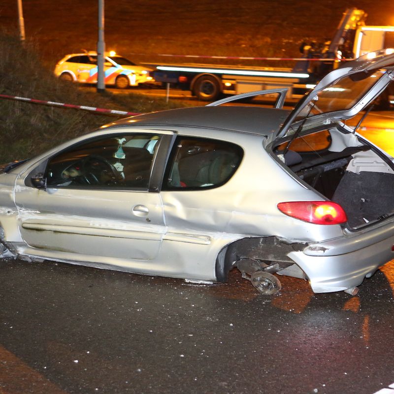 Dode bij schietpartij in Zuidland, mogelijke dader crasht na achtervolging - Rijnmond