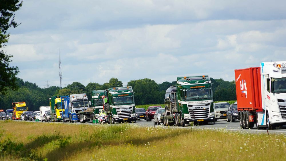 Botsing op A28 tijdens uittocht Truckstar Festival zorgt voor korte file - RTV Drenthe