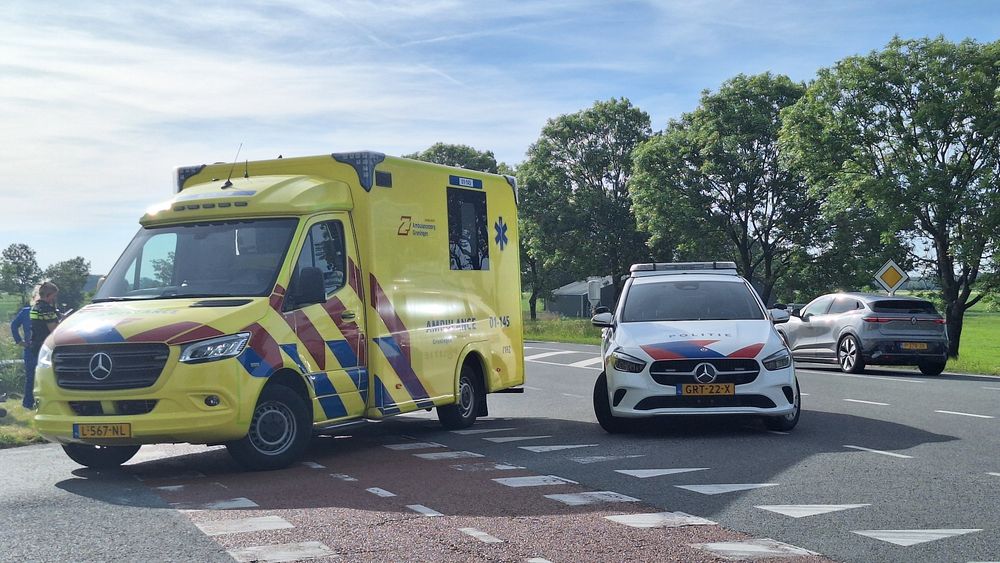 112-nieuws: Ongeval met scooter en auto bij Huizinge • Auto's botsen in ...