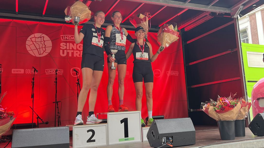 Trots overheerst bij winnaars Singelloop: 'Het bloemetje is voor mijn ...