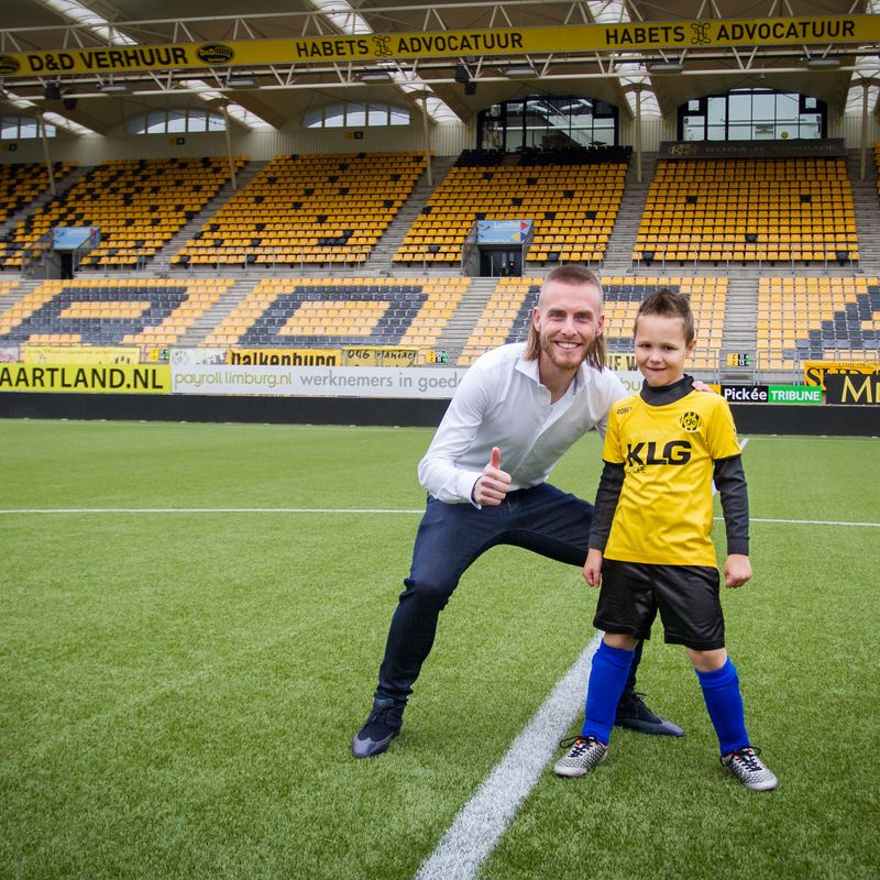 Roda-speler Nathan Rutjes spekt goede doelen - L1 Nieuws