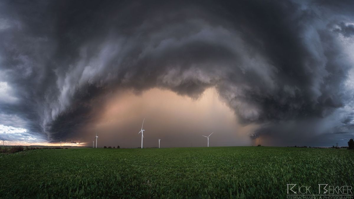 Stormchaser Rick reed naar Frankrijk voor een vernietigende tornado en ...