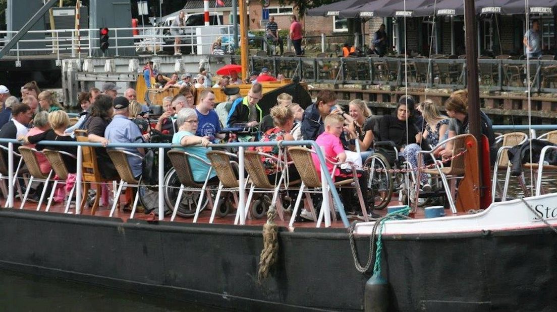 G-parade: onvergetelijke boottocht over de Vecht - Oost