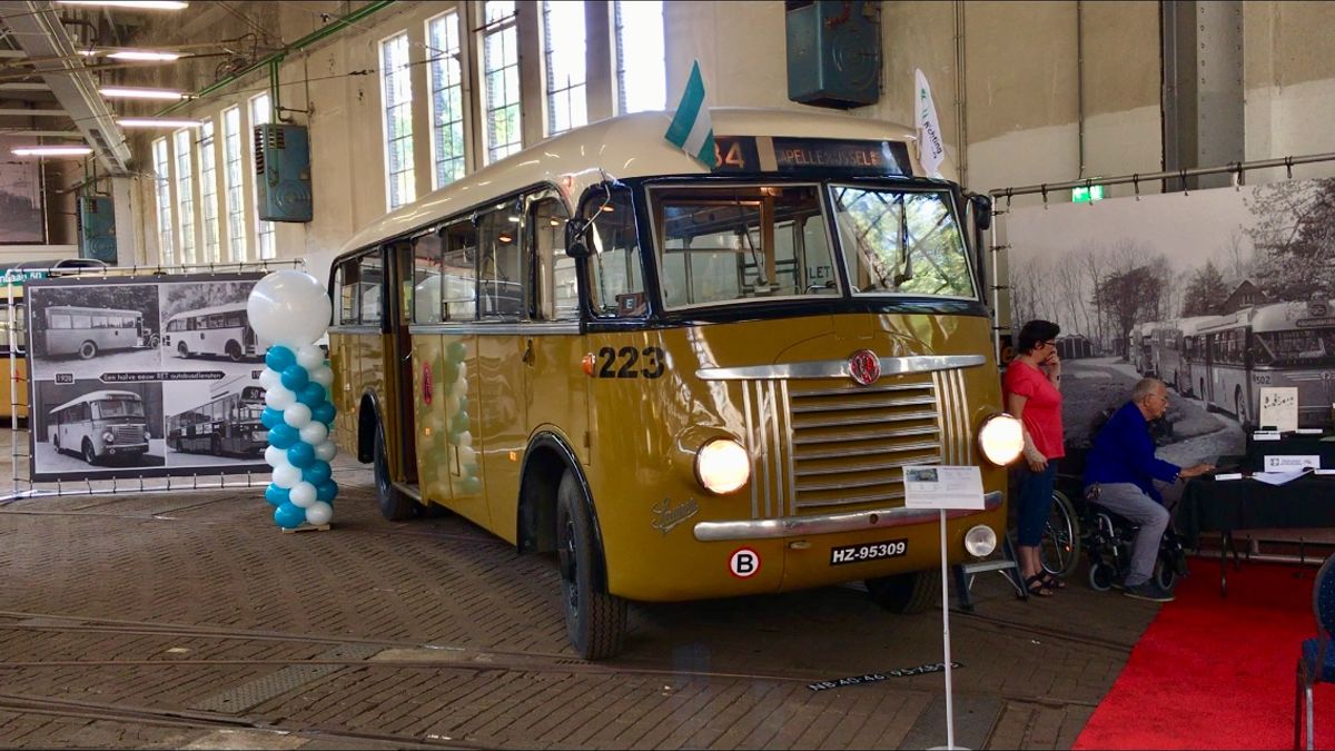 Oudste RET bus viert 70ste verjaardag - Rijnmond