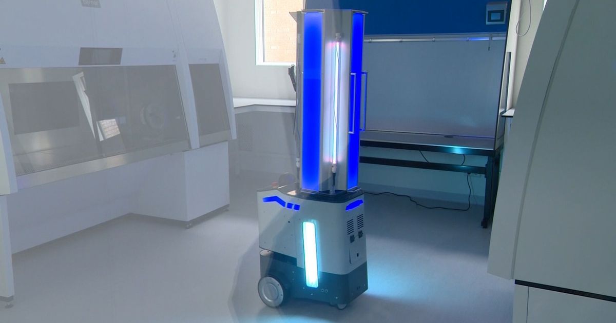 Deze robot helpt schoonmakers in het ziekenhuis bacteriën te doden ...