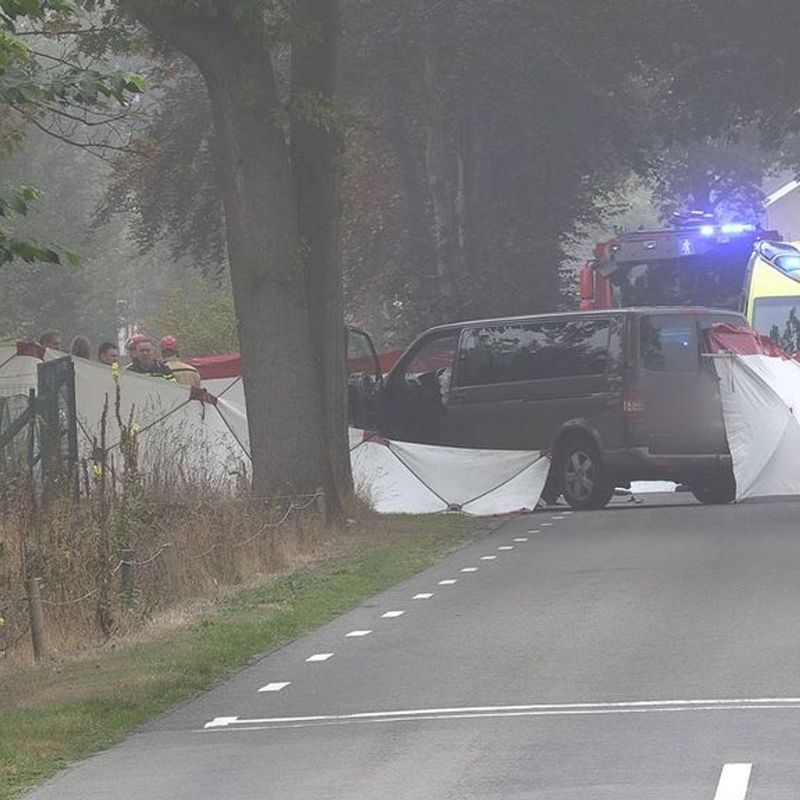 Motorrijder (75) overlijdt na botsing met auto - Omroep Gelderland