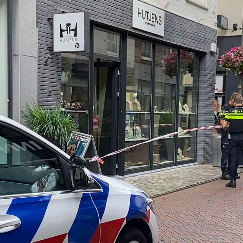 Twee daders op de vlucht na overval op juwelier in Goes: 'Benader verdachten niet zelf ...