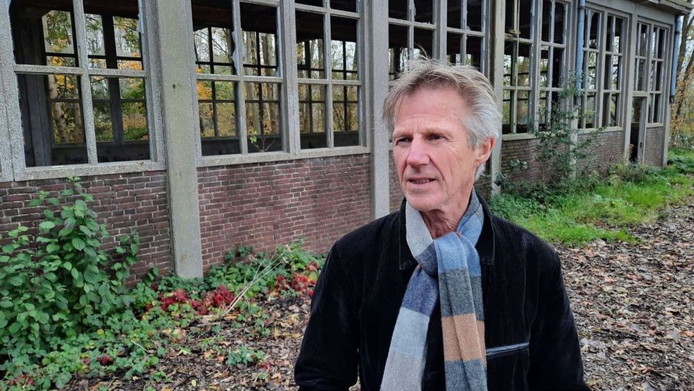 Gerrit vindt midden in het groen een treinstalling terug - Omroep ...