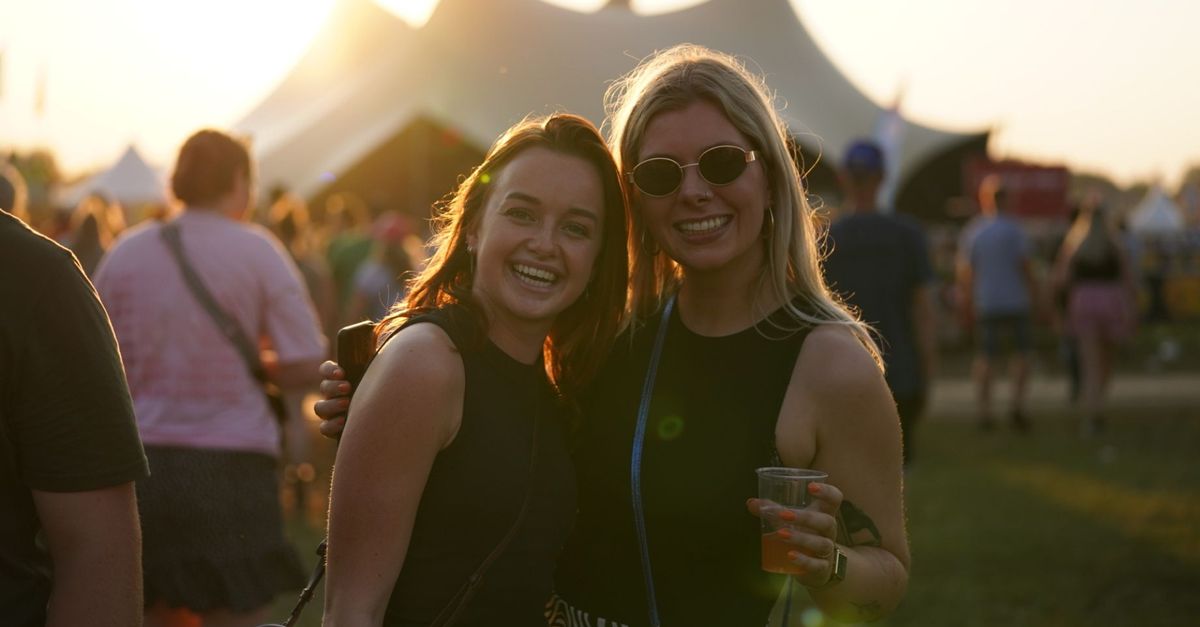 Bekijk de eerste dag van Zwarte Cross • Armin van Buuren sluit af - Omroep Gelderland
