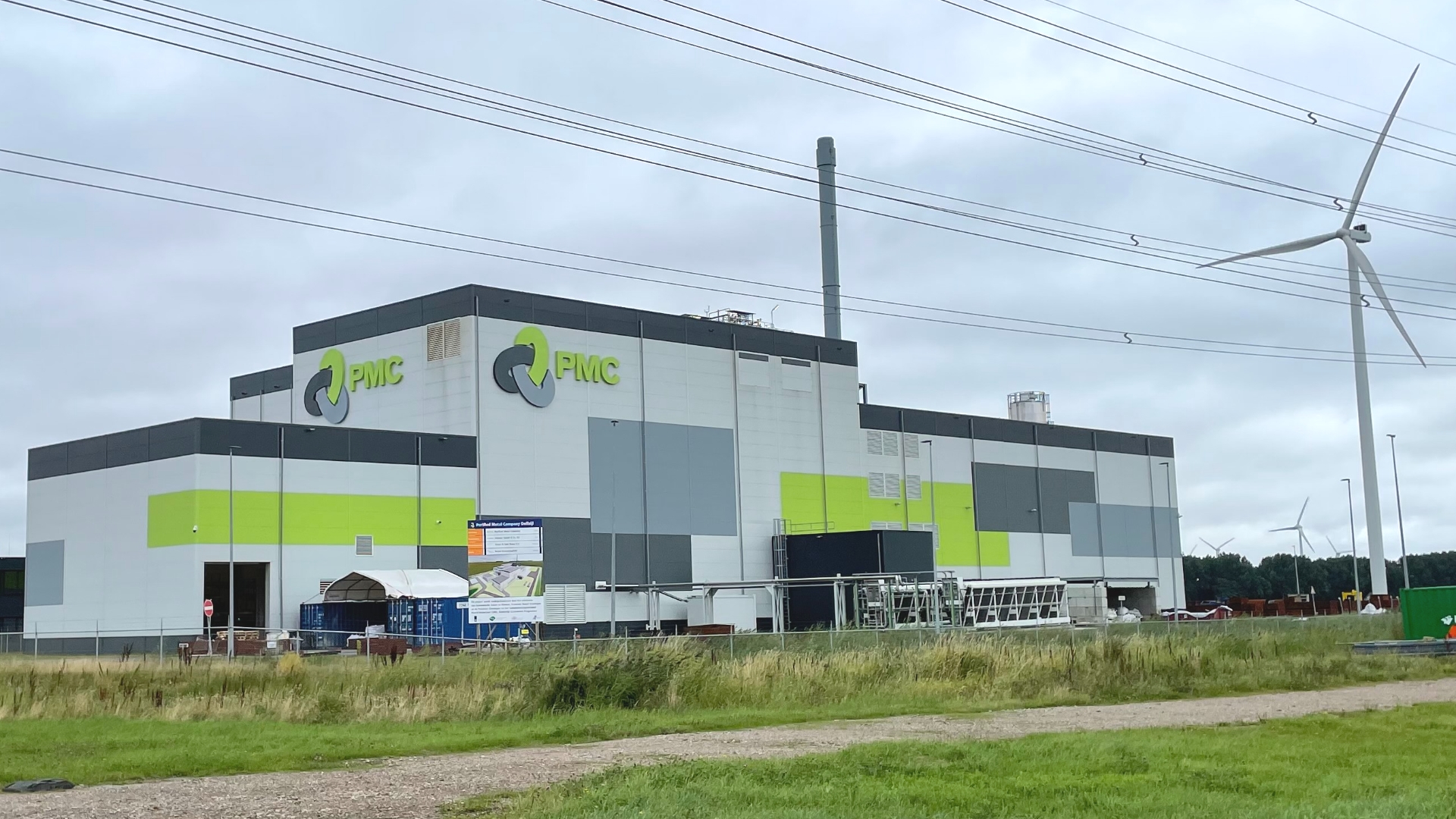 Brand bij afvalverwerker PMC in Farmsum onder controle - RTV Noord