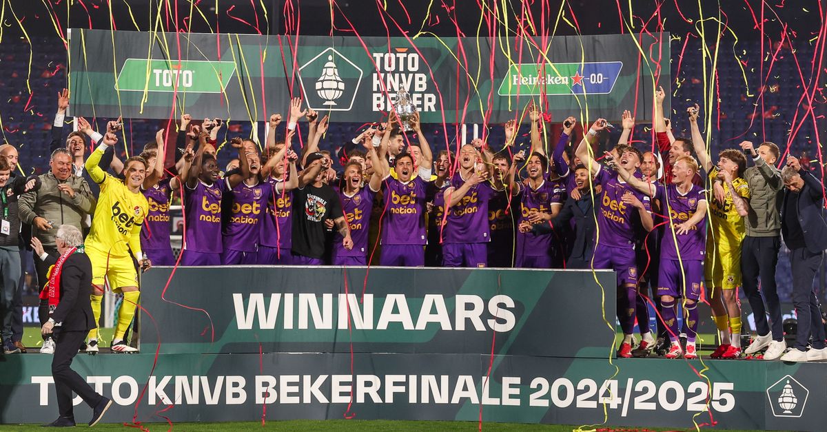 Historische beelden: de zinderende voetbaldag waarin Go Ahead Eagles ...