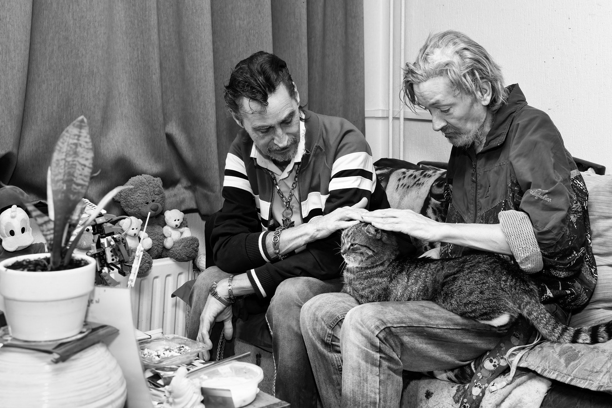 Allebei verslaafd, de ene dakloos en de ander stiekem homo: Marcel en ...