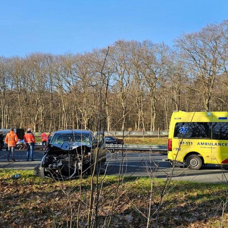 Ernstig ongeluk op A12, snelweg dicht - Omroep Gelderland