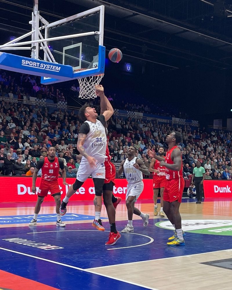 Donar raakt gehavend bij zege op Belgische Spirou Basket - RTV Noord