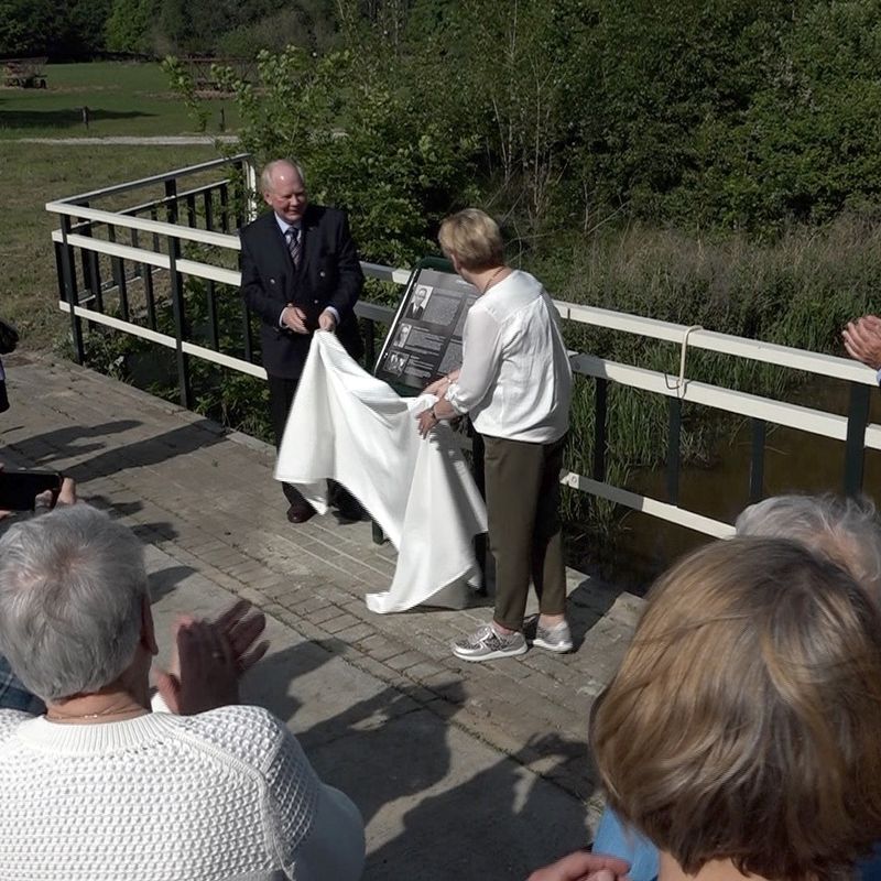 Onthulling herdenkingsbord Steven Hummel: 'Hij was een groot mens ...