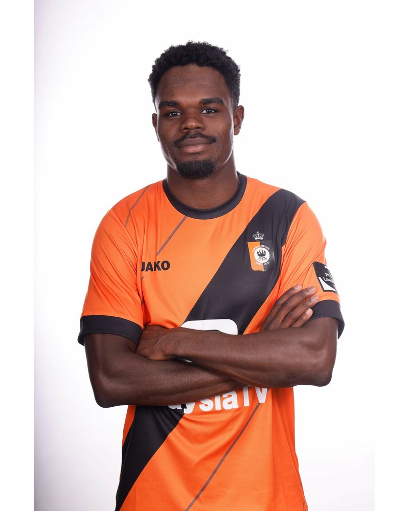 Verdediger De Poorter (23) zesde nieuweling Hoek, nog twee spelers op ...