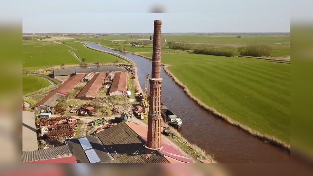 VIDEO: 150 jaar oude schoorsteenpijp van Oostrum gaat eraf - Omrop Fryslân