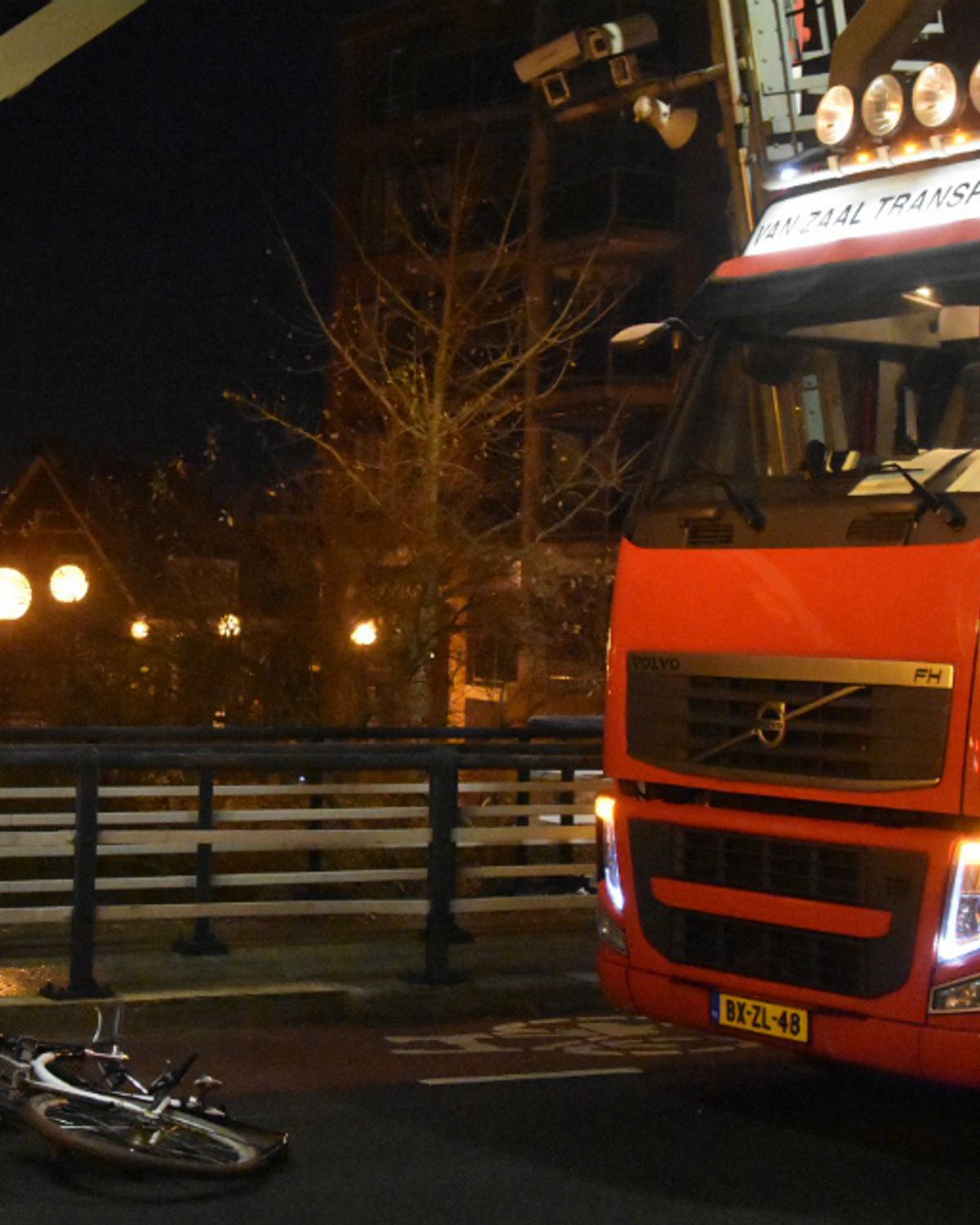 Fietser overleden in Boskoop na aanrijding met vrachtwagen - Omroep West