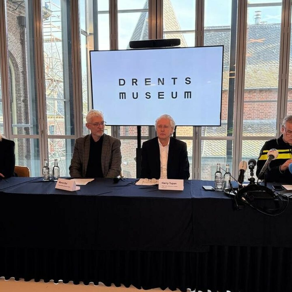 Kijk terug: Persconferentie over de kunstroof in het Drents Museum - RTV Drenthe