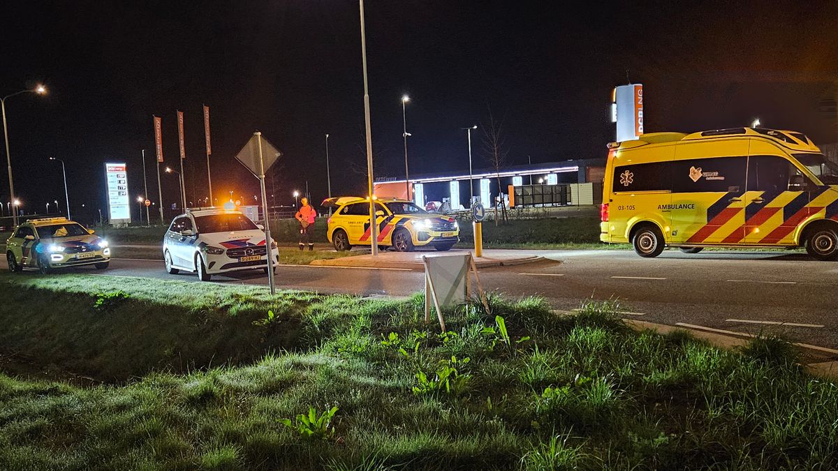 Twee gewonden bij ongeluk tussen motor en auto in Assen - RTV Drenthe