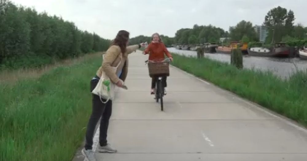 Fietsers krijgen gezonde snack op 'Fiets naar je Werk Dag' - RTV Noord