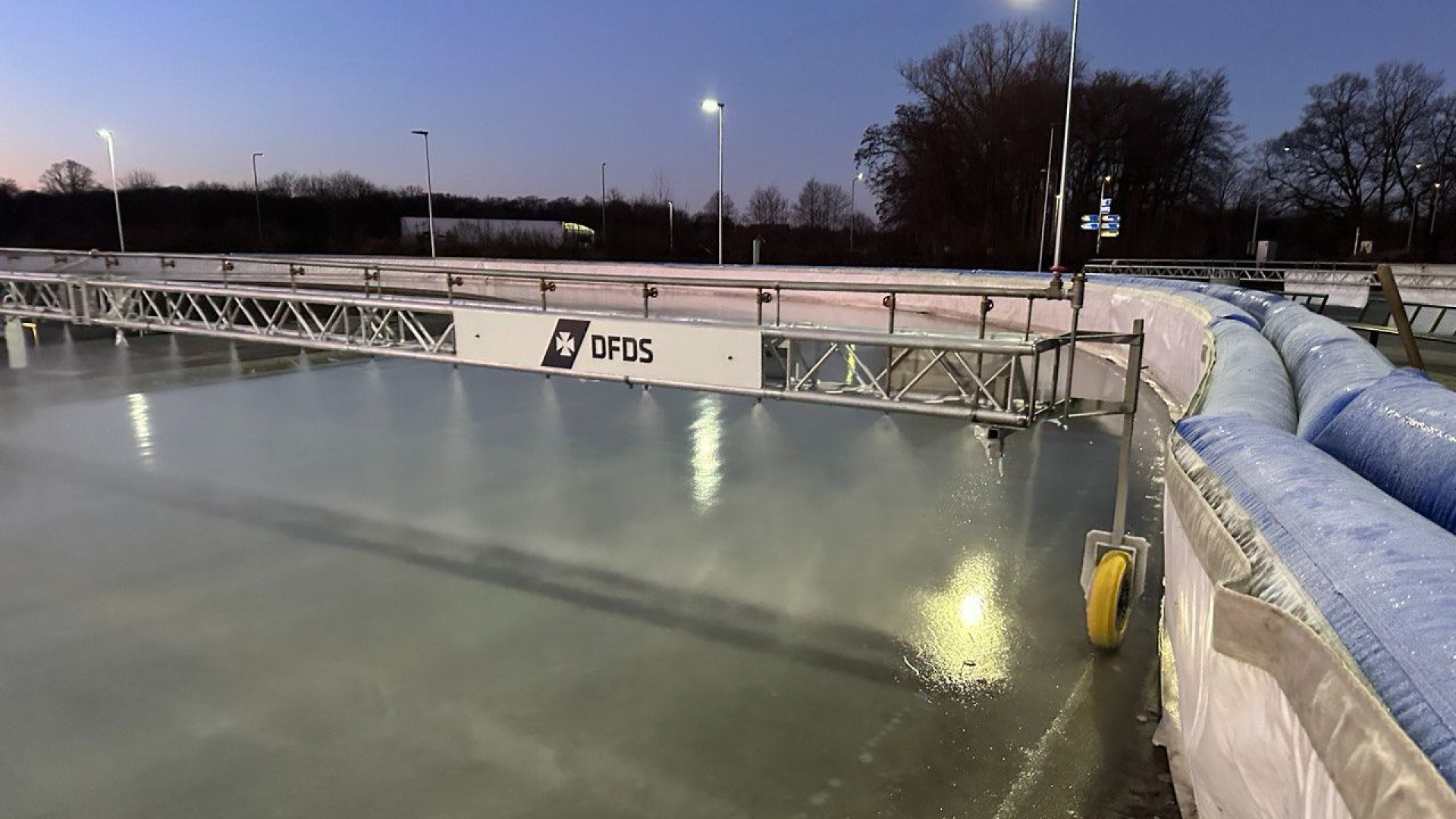 TERUGKIJKEN | Eerste schaatsmarathon in Winterswijk? - Omroep Gelderland