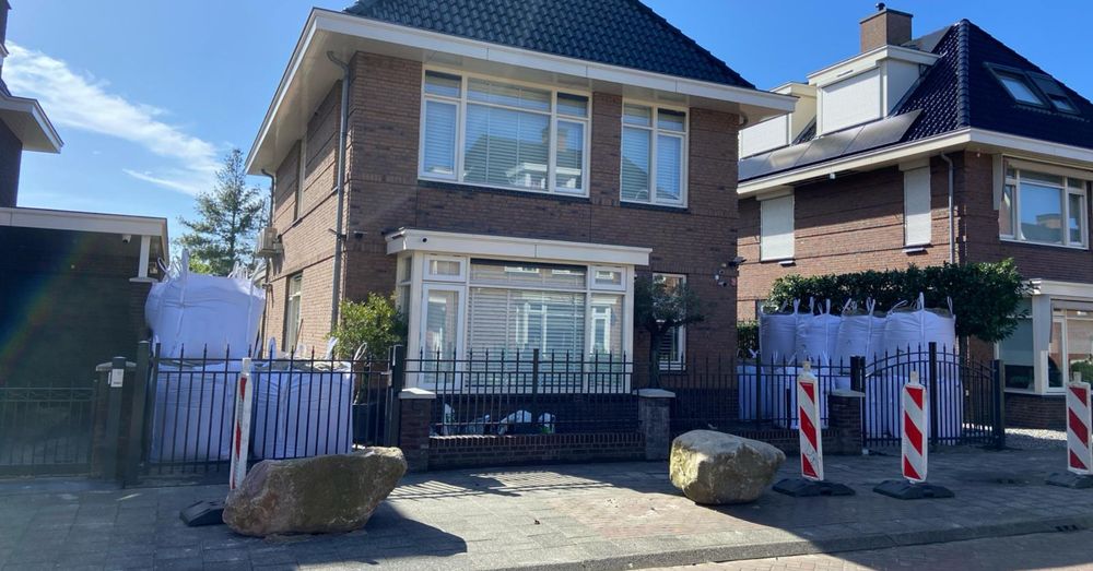 Loodgieter Ron van Uffelen is twee dagen dood als er weer bommen voor ...