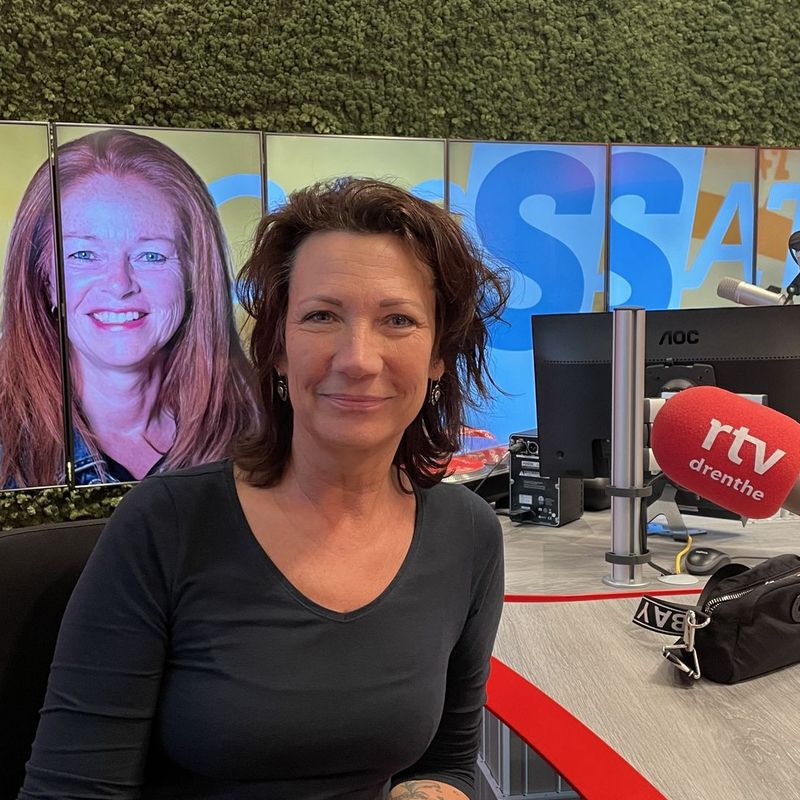 Loods13 trekt jeugd in isolement het theater in: 'Iedereen voelt zich weleens eenzaam' - RTV Drenthe