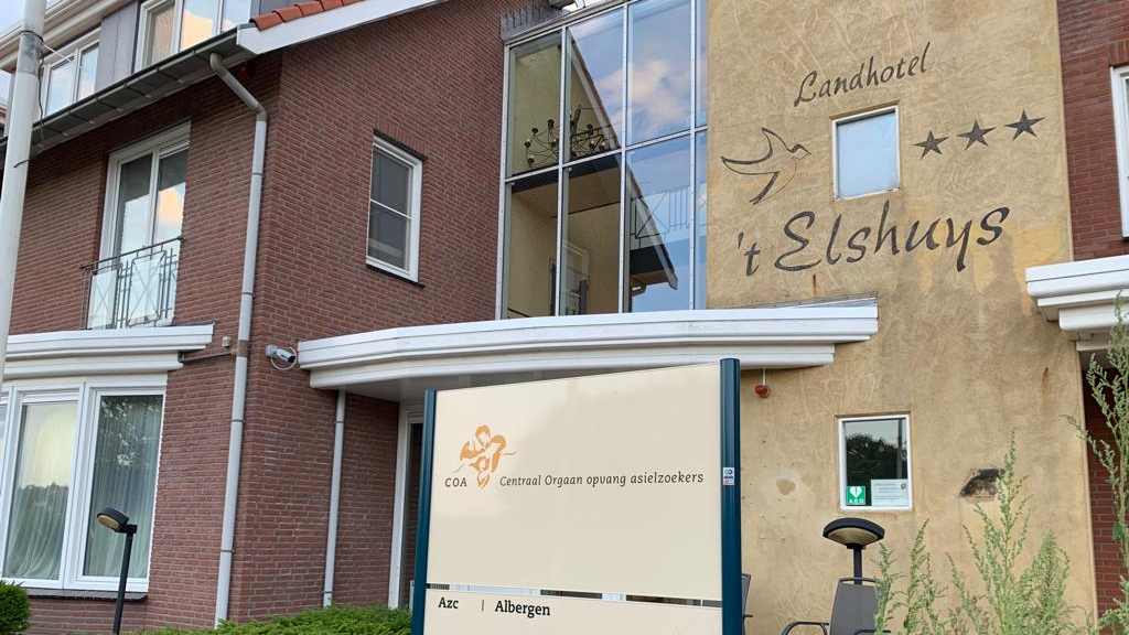 Komst asielzoekers naar hotel Albergen uitgesteld - Oost