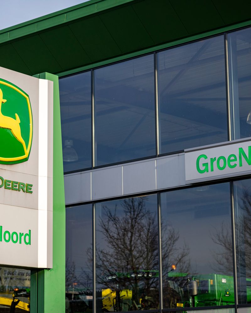 Einde John Deere-imperium GroeNoord, Kraakman neemt dealerschap over - Oost