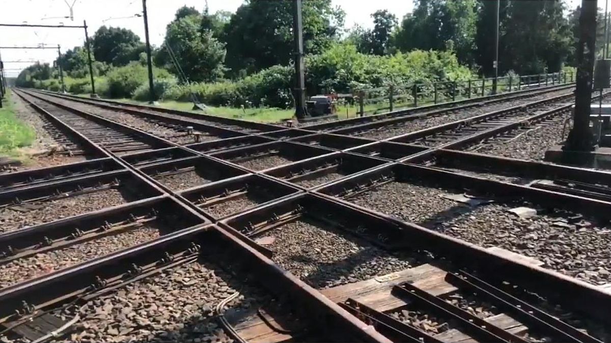 Hondekop, Muizeneus en Kameel maken laatste rit over het spoorkruis van ...