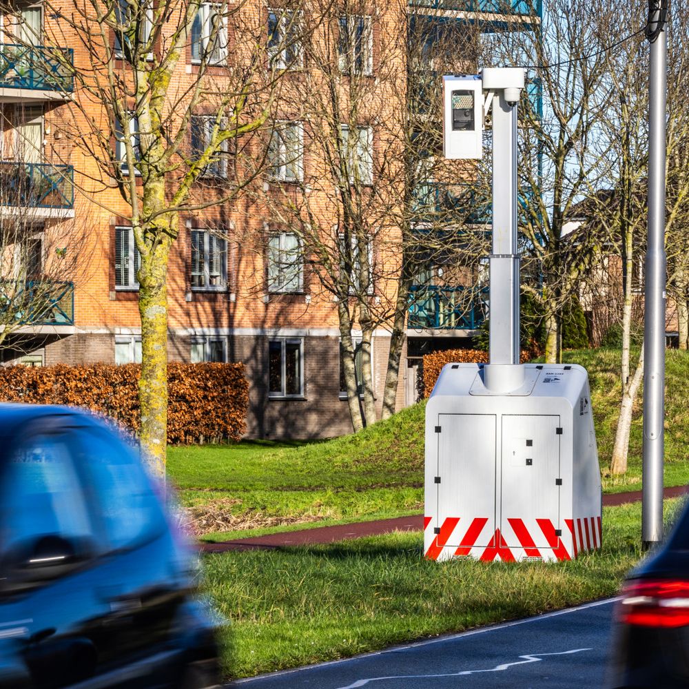 Nieuwe flitspaal gaat dinsdag aan, hardrijders blijven maximumsnelheid ...