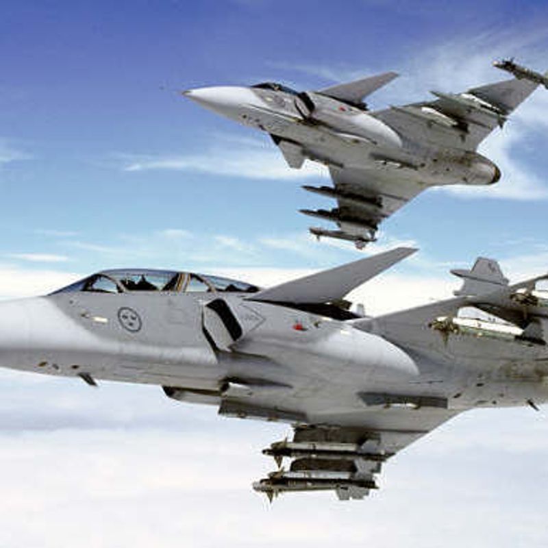 Kan een piloot de witte streep zien die hij in de lucht achterlaat ...