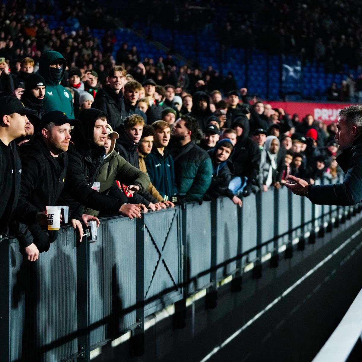 Van Persie strijdbaar na mokerslag: 'Ik denk dat ik vaker goede keuzes ...