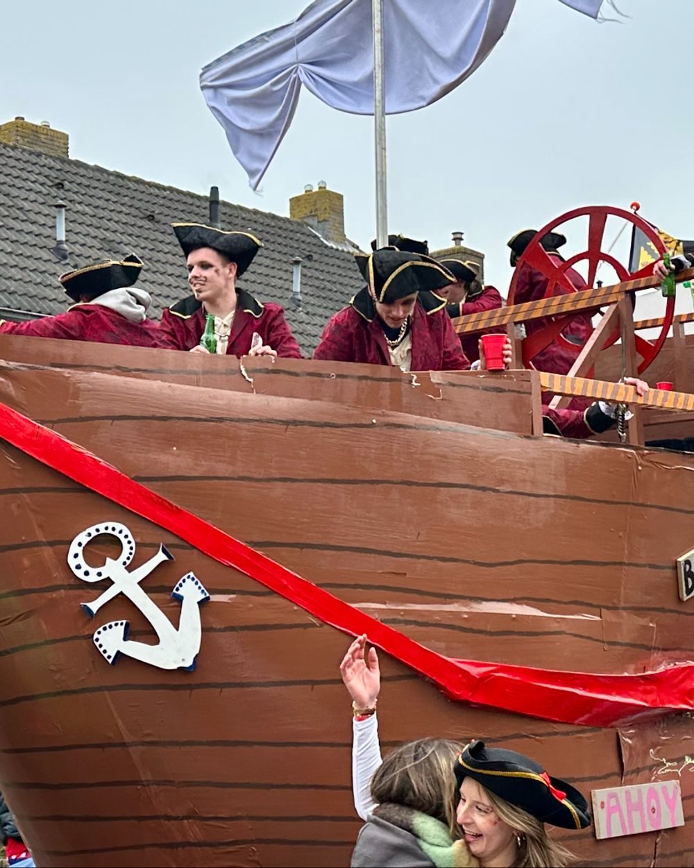 Hoogland viert carnaval met grootste optocht van Midden-Nederland: 'Het ...