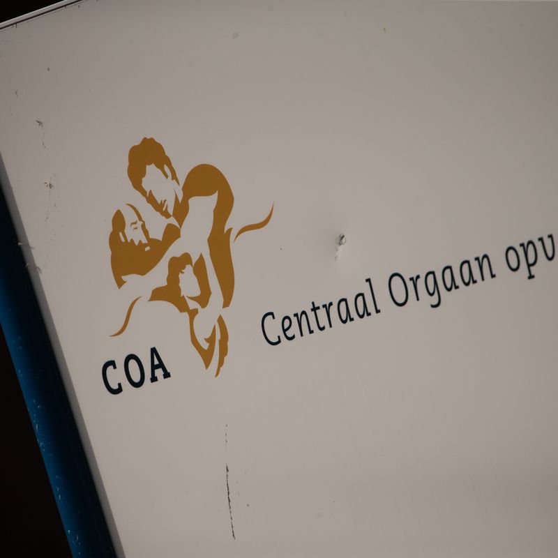 Bezoekers mogen binnenkijken bij azc's op open dag - L1 Nieuws