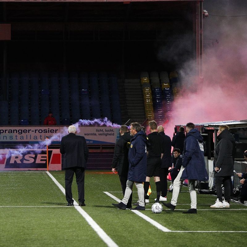 Liveblog: FC Utrecht opnieuw achter tegen Cambuur in door vuurwerk en ...