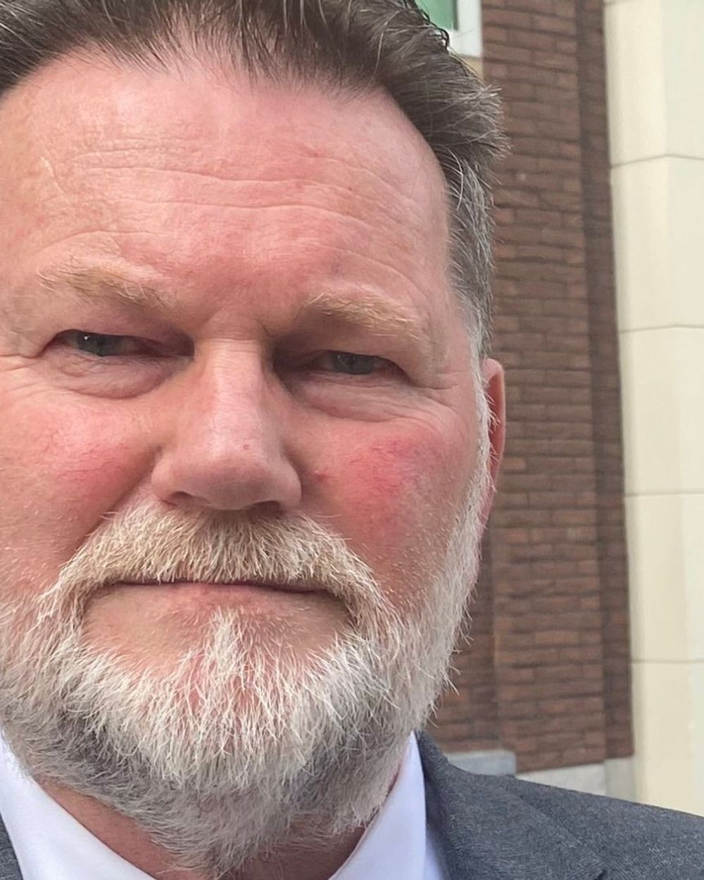 Gedeputeerde Fokkinga heeft handtekening gezet: Fryslân gaat voor 17. ...