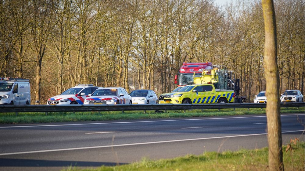 112-nieuws woensdag 2 april: Botsing op A7 bij Leek • Meerdere gaslekkages • Kop-staartbotsing ...