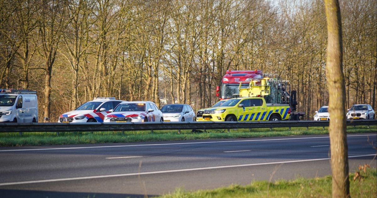 112-nieuws woensdag 2 april: Botsing op A7 bij Leek • Meerdere gaslekkages • Kop-staartbotsing ...