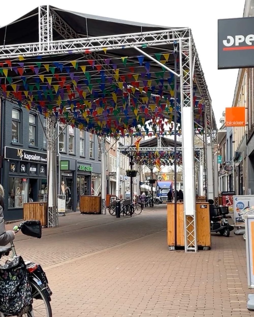 Carnaval wordt veiliger in Zevenaar: ‘Bezoekers verspreiden’ - Omroep ...