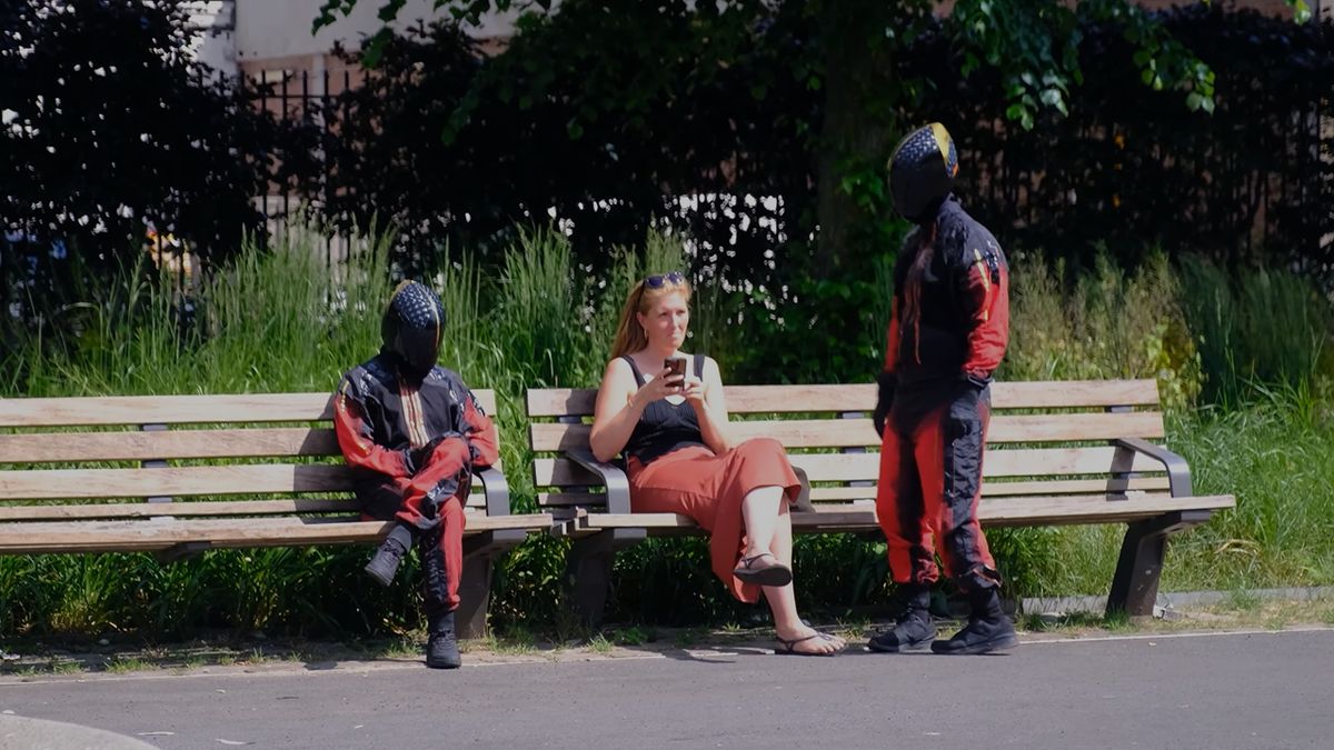 Uiteenlopende reacties op figuren met maskers: 'Er waren zelfs pogingen ...