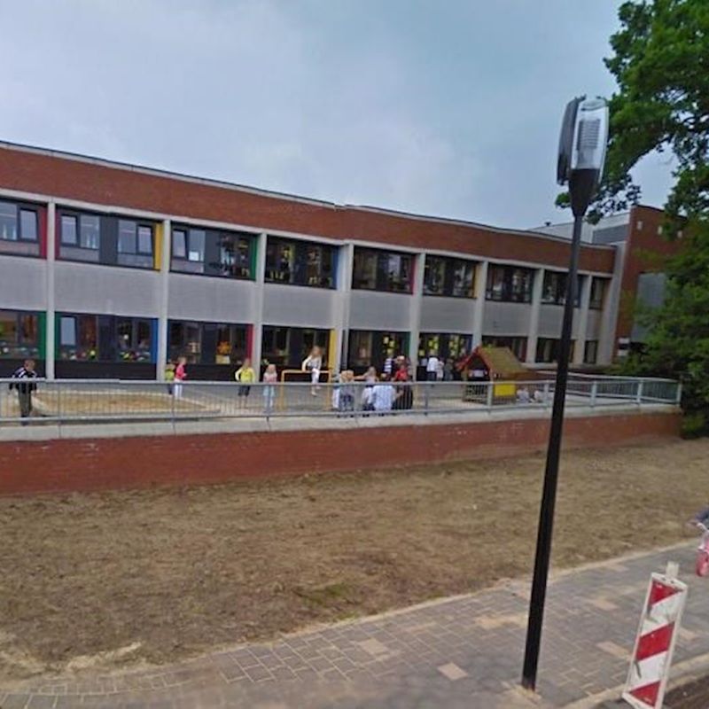 Basisschool De Rank in Hengelo doet aangifte van schennispleger - Oost