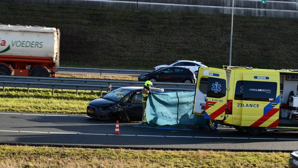 Spookrijder gewond naar ziekenhuis, A73 weer vrij - L1 Nieuws