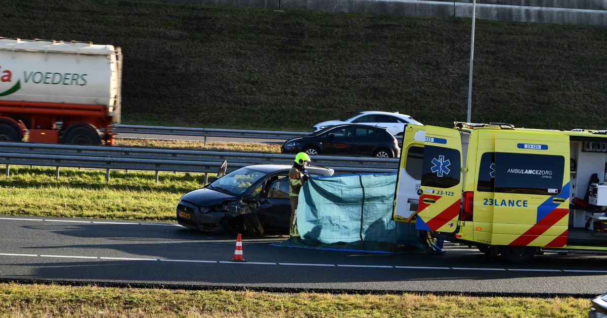 Spookrijder gewond naar ziekenhuis, A73 weer vrij - L1 Nieuws