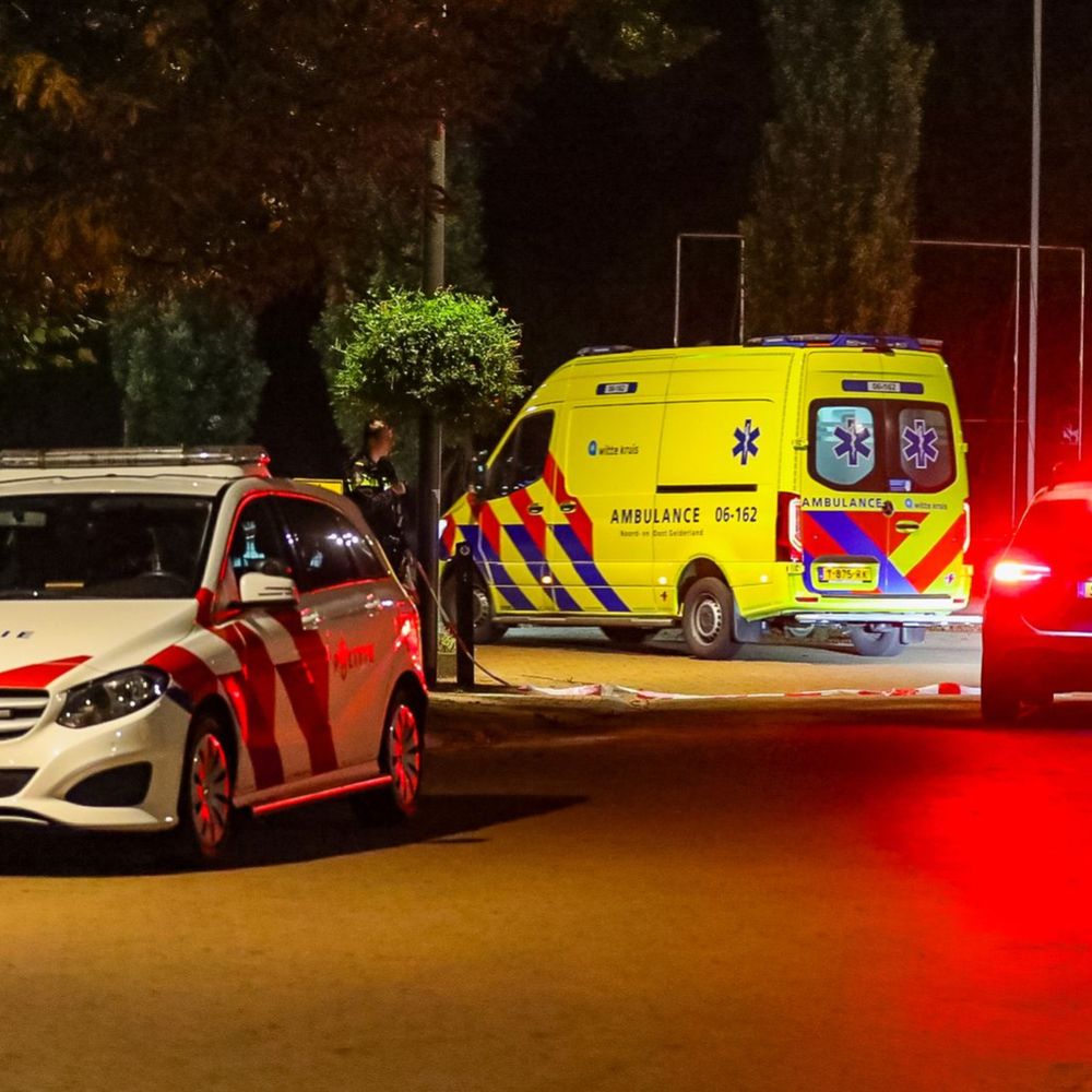 Gewonde bij overval, politie mee naar ziekenhuis - Omroep Gelderland Gewonde bij overval, politie mee naar ziekenhuis - Omroep Gelderland