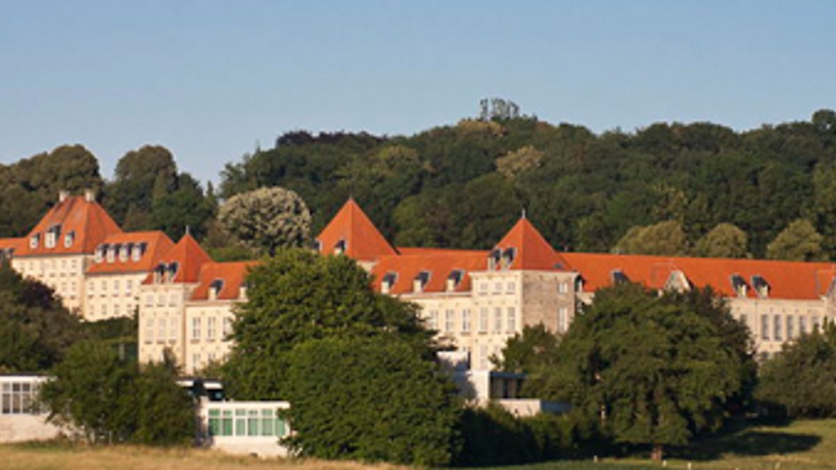 'Slaan normaal' in St. Joseph Cadier en Keer - L1