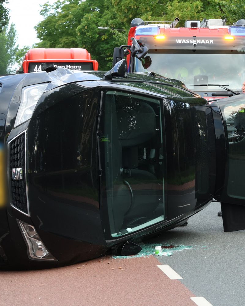 112-nieuws | Zwaargewonde man gevonden in berm - Steekpartij in auto - Auto op z'n kant na ...