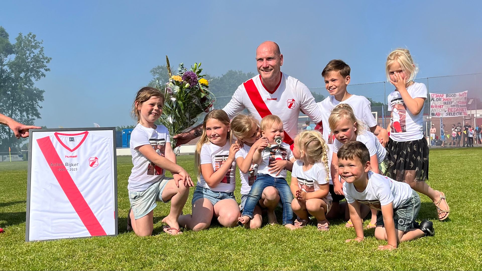 Met goal als toegift neemt 48-jarige Bijker afscheid van SVN'69 - RTV ...